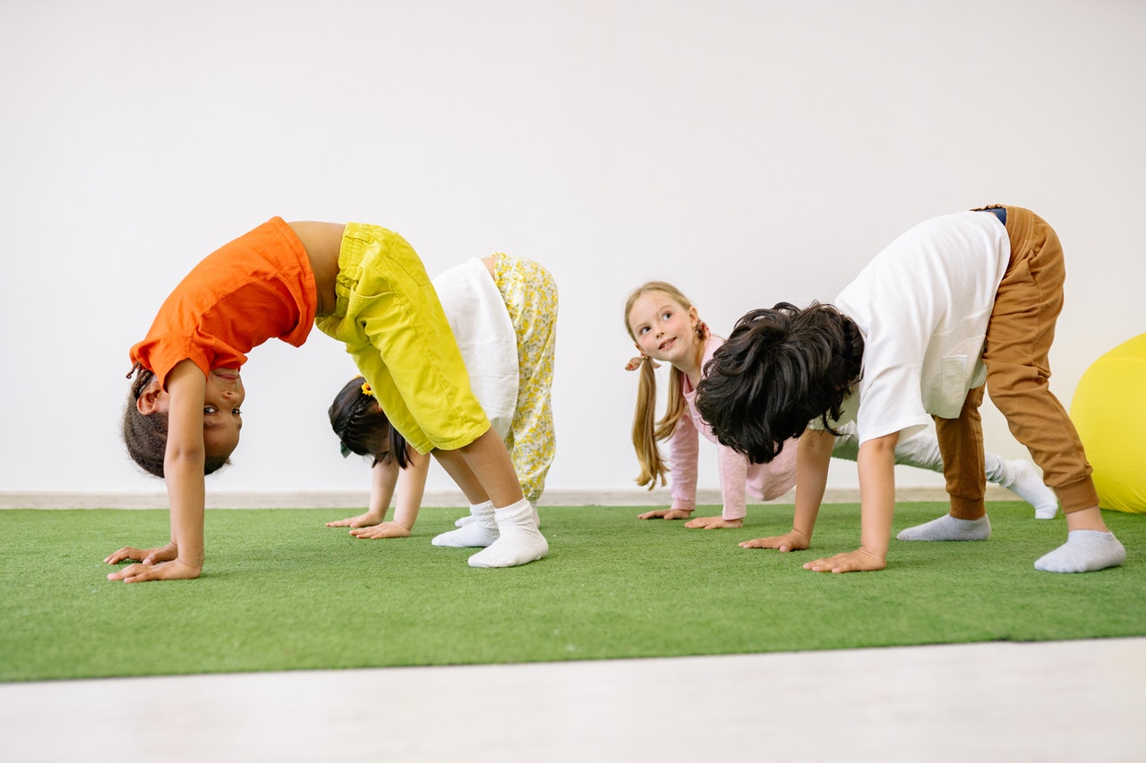 Easy yoga stretches to teach your kids - KidsFitAustralia